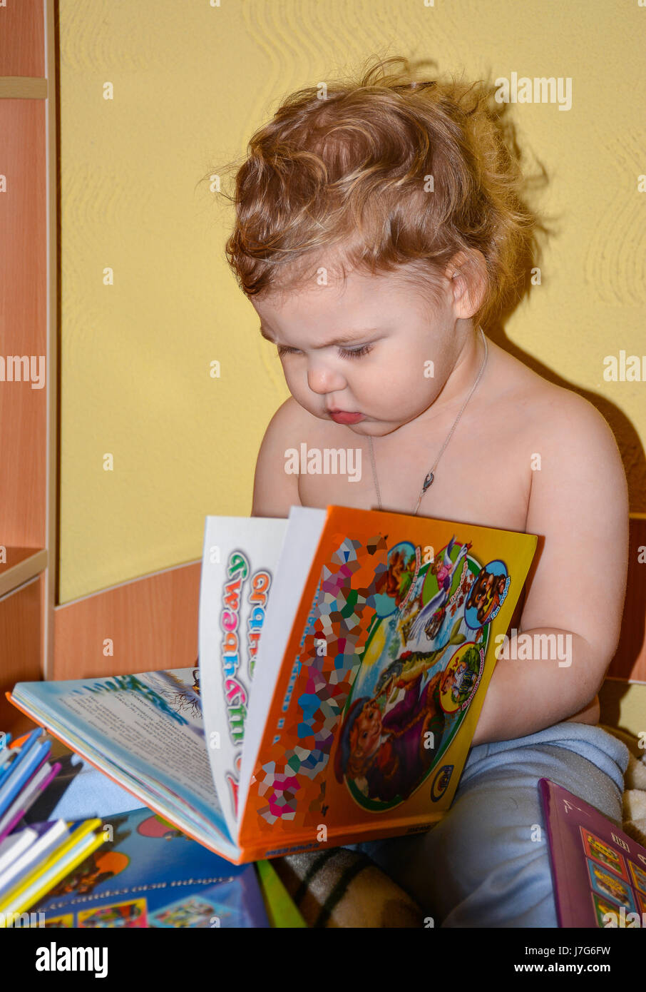 Thumbed book hi-res stock photography and images - Alamy