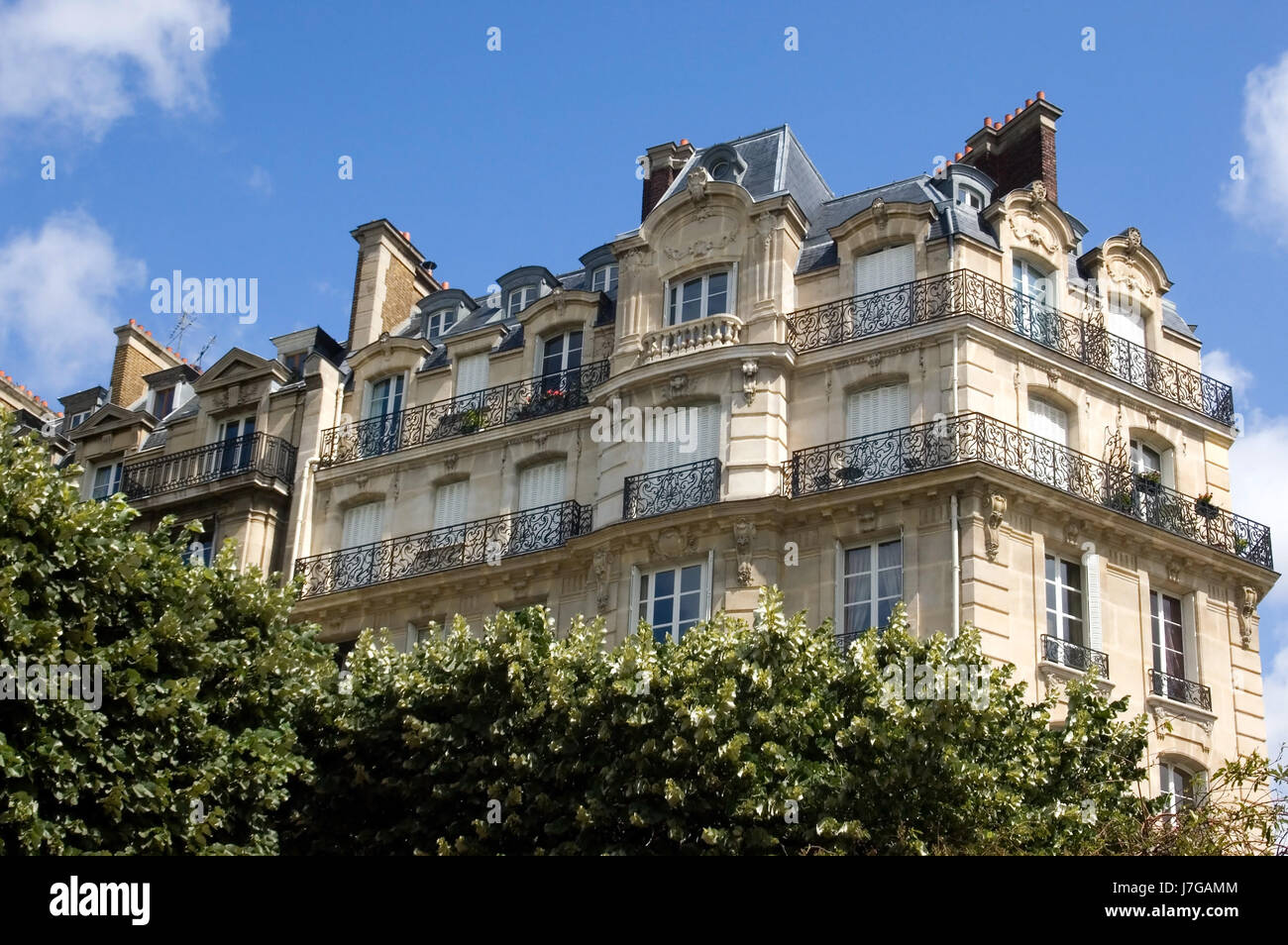 Classic european houses hi-res stock photography and images - Alamy