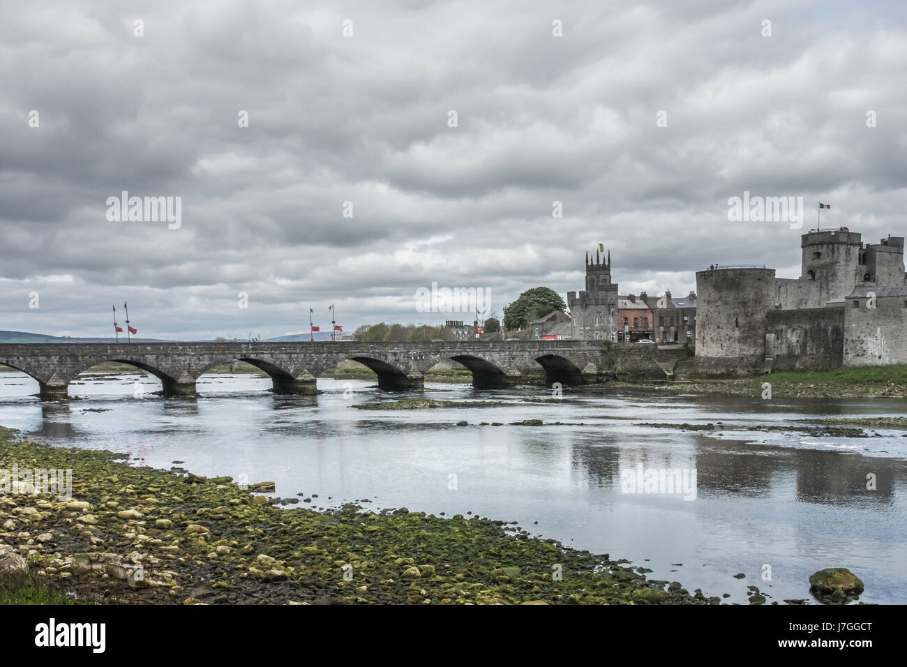 King Johns Castle and an old bridge over river Shannon, Limerick ...