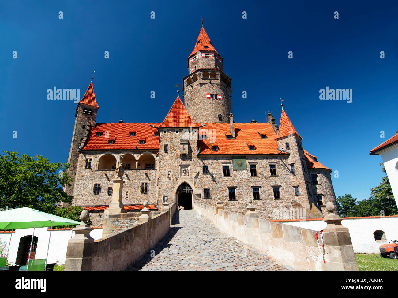 famous towers tourist attraction castle gothic beauty chateau tower ...