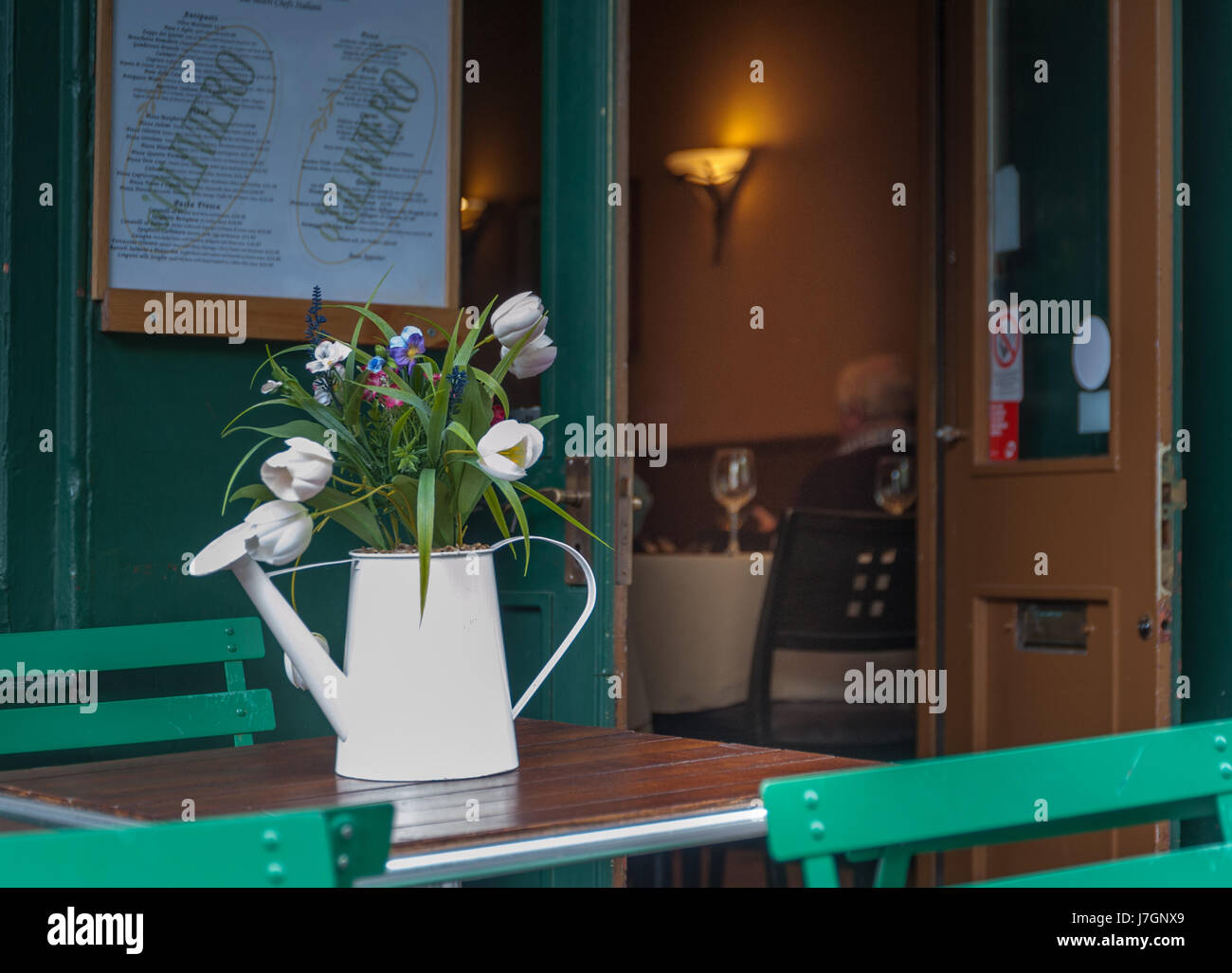 A cafe on touristic destination - Grassmarket street in Edinburgh ...