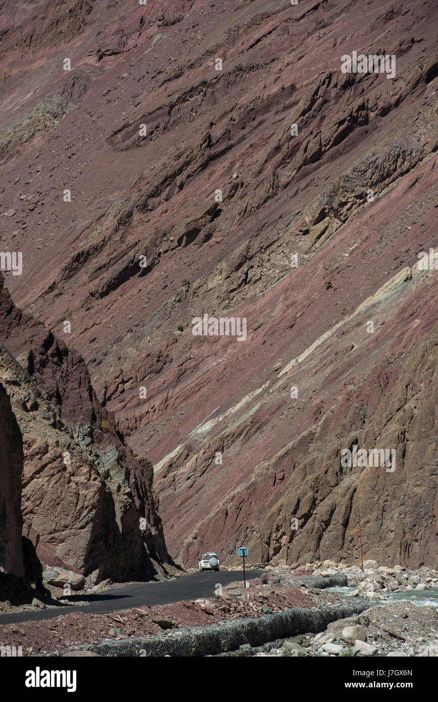 Leh Manali Highway near Leh Stock Photo - Alamy