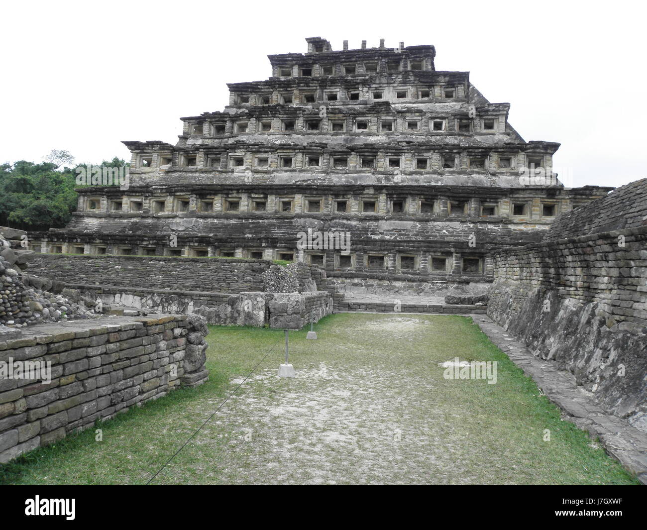monument pyramid mexico monument pyramid latin america salt water sea ...