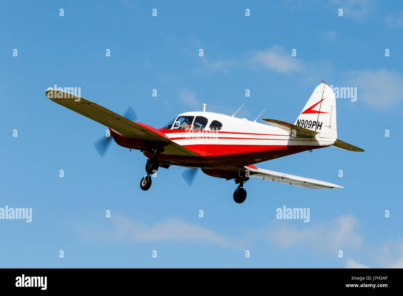 Piper pa 23 apache hi-res stock photography and images - Alamy