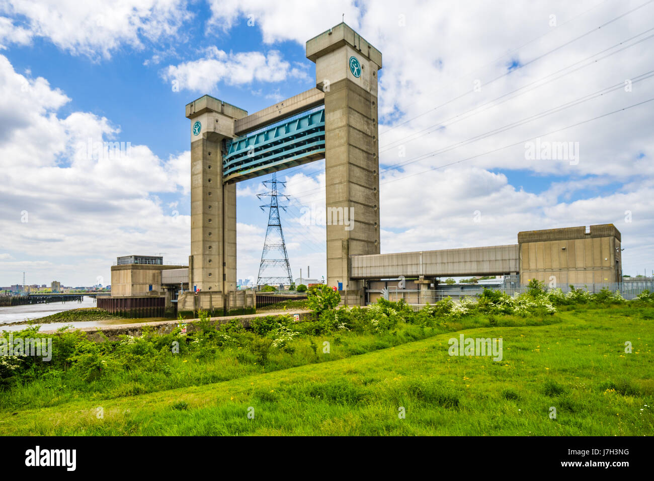 2016 - 05 - 14 - Barking Creek Flood Barrier on a nice cloudy Spring ...