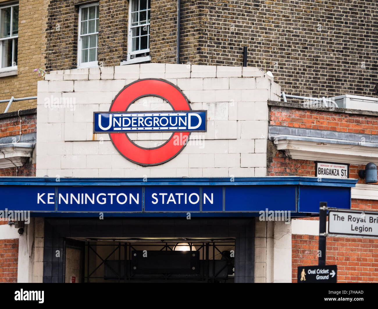 Elephant Castle Train Station London High Resolution Stock Photography ...