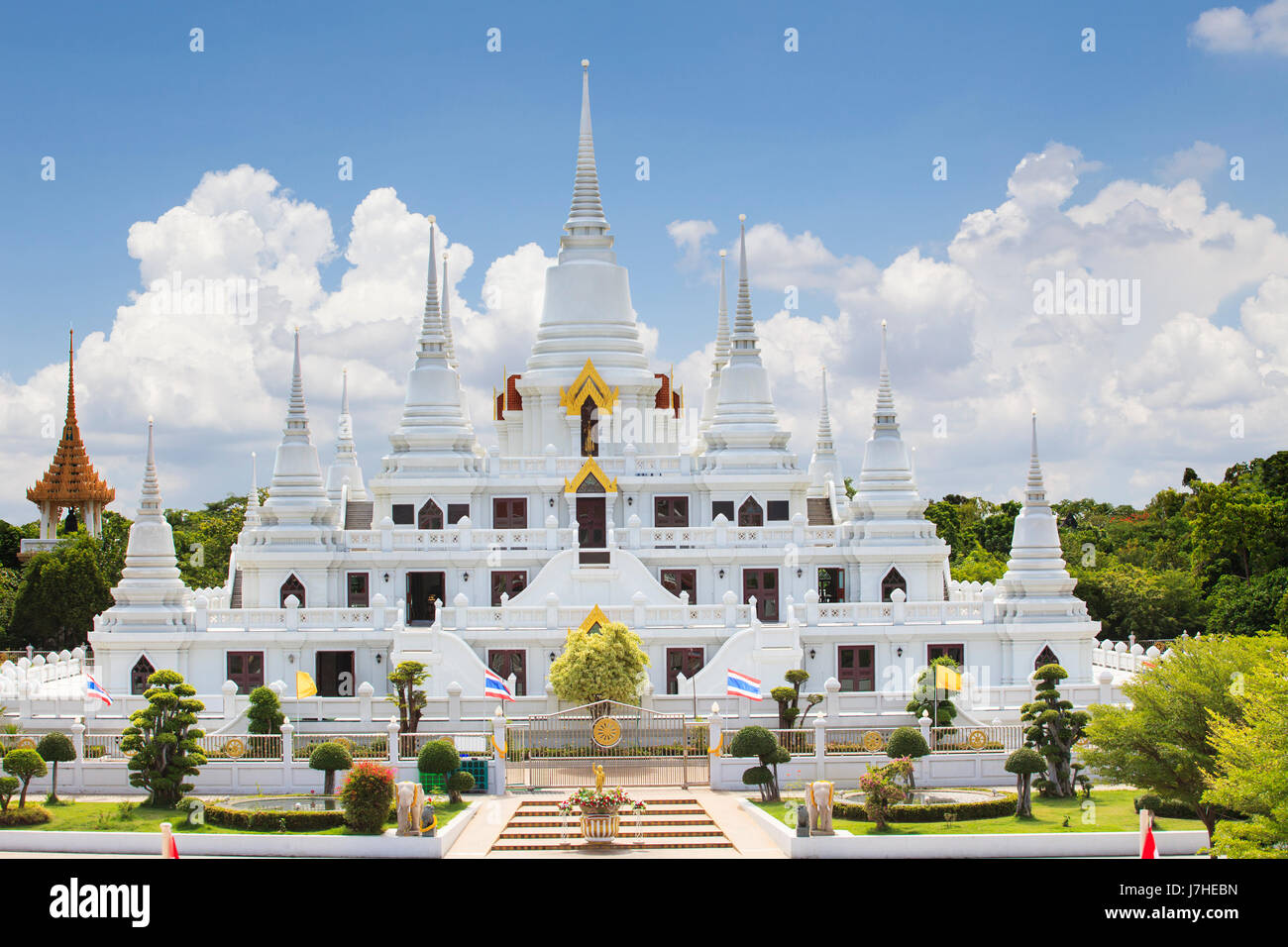 Important Lanmark Pagoda Of Wat Asokaram Temple In Samutprakarn Stock Important Lanmark Pagoda Of Wat Asokaram Temple In Samutprakarn Stock