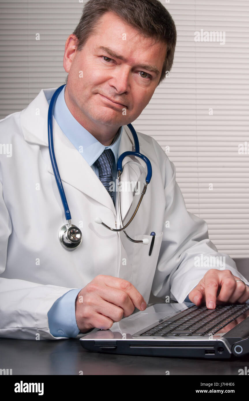 doctor physician medic medical practicioner laptop notebook computers ...