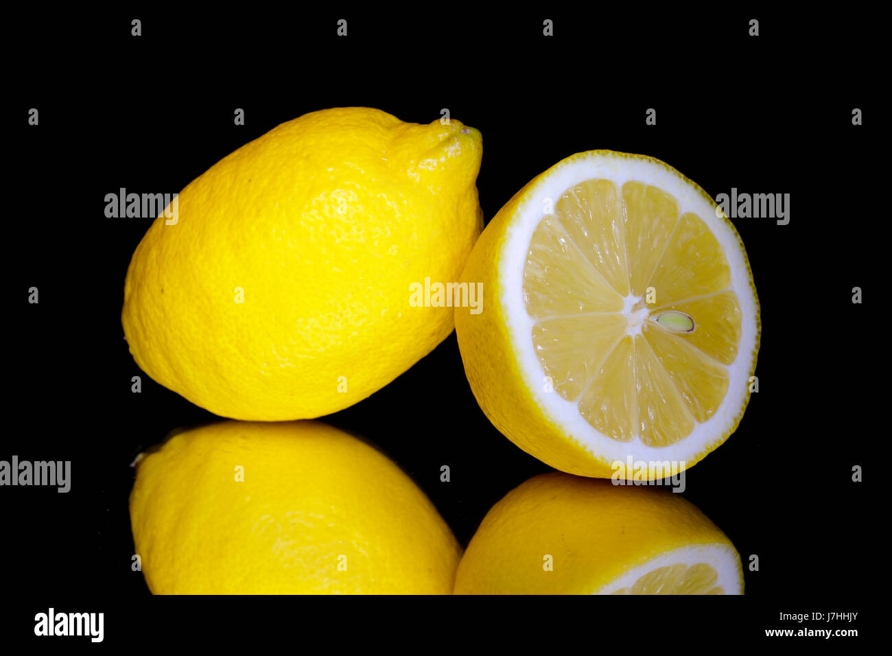 studio fruit juicy halve lemon citron fresh yellow food aliment health ...