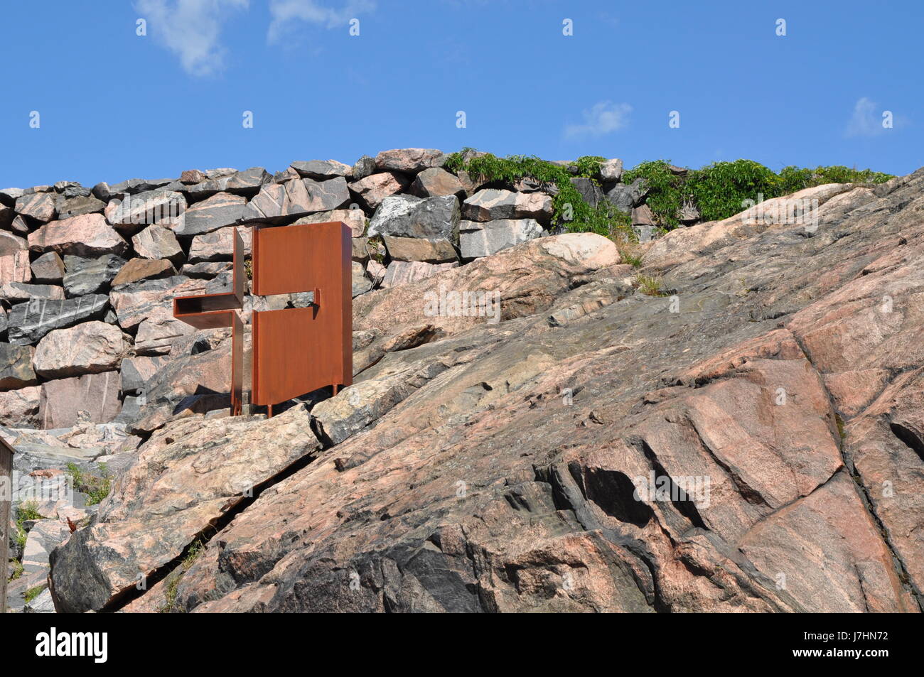 finland helsinki granite finnish sightseeing tourist attraction finland ...