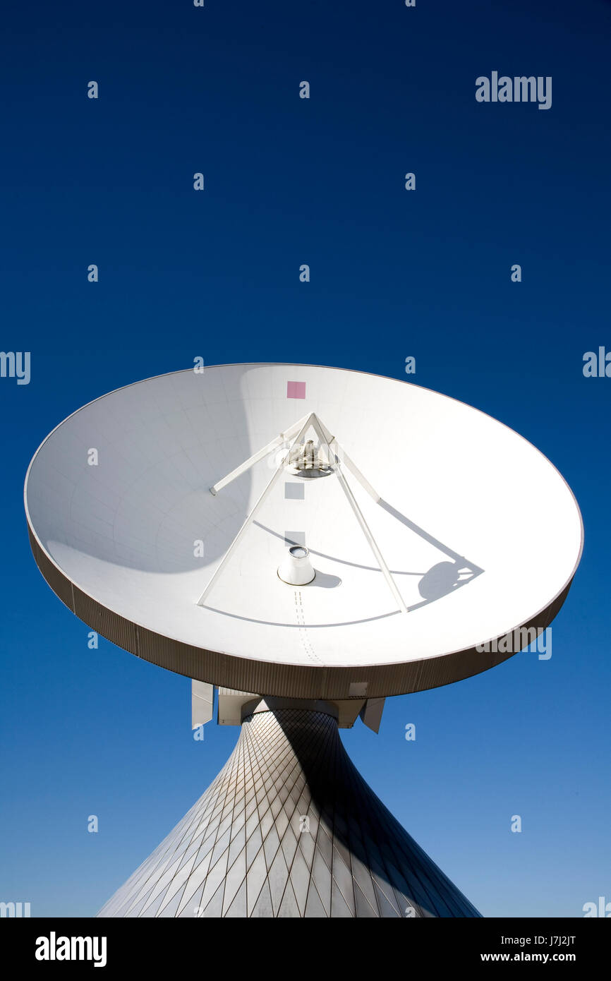 blue satellite satelite earth station parabolic mirror data traffic ...