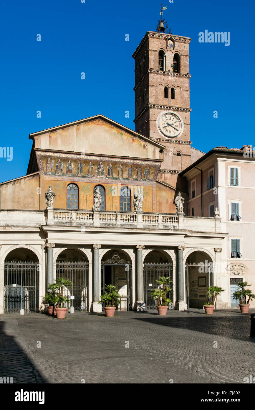 Basilica of Santa Maria in Trastevere, Rome Stock Photo - Alamy
