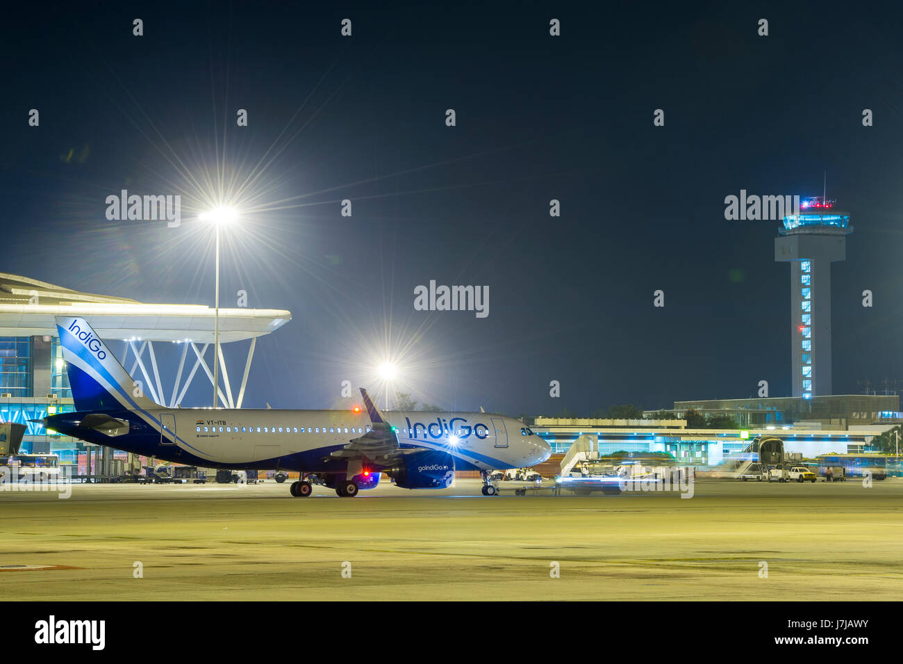 Airport airside transport hi-res stock photography and images - Alamy