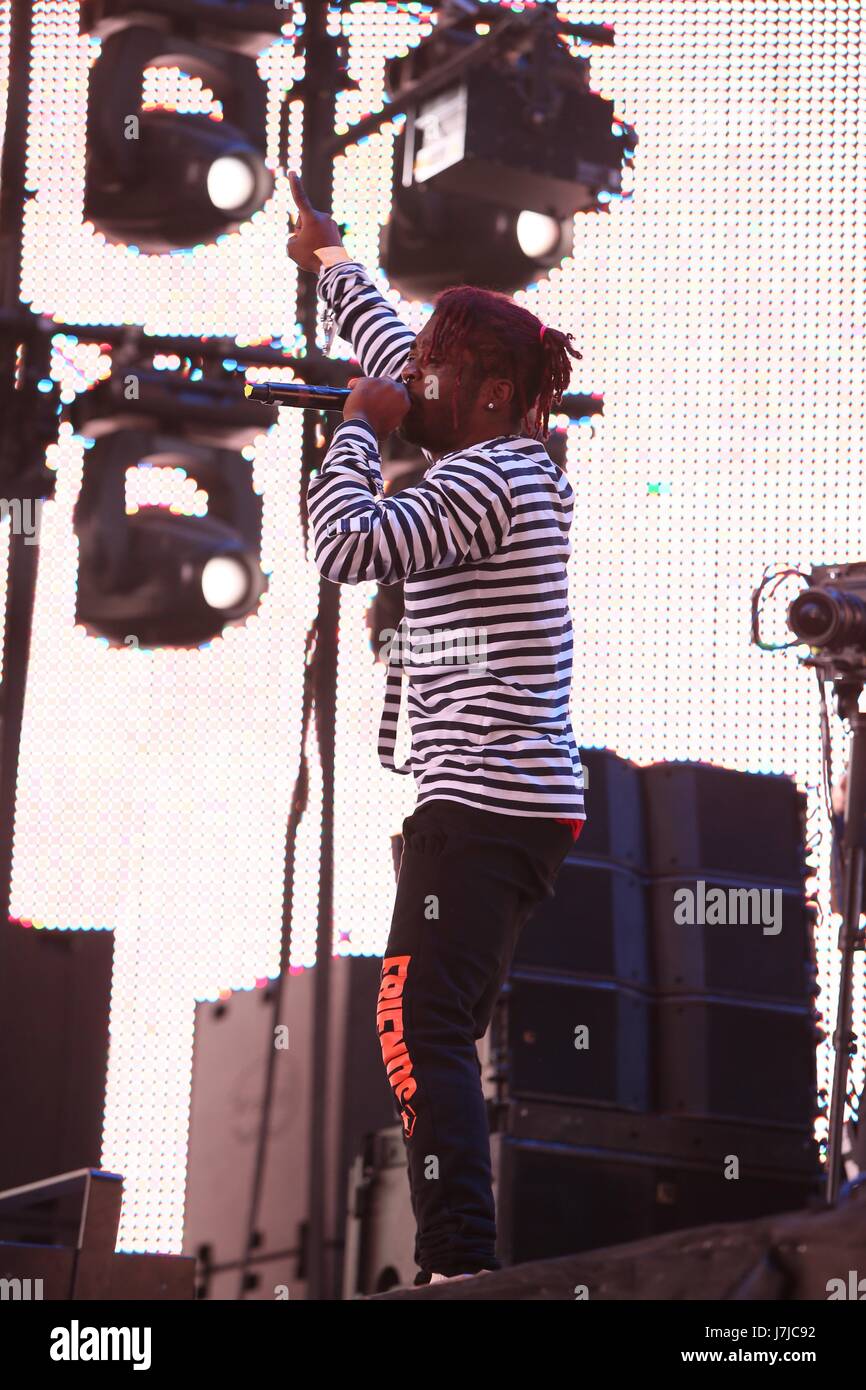 Lil Uzi Vert seen performing at Coachella weekend 2 Day 3 Featuring ...