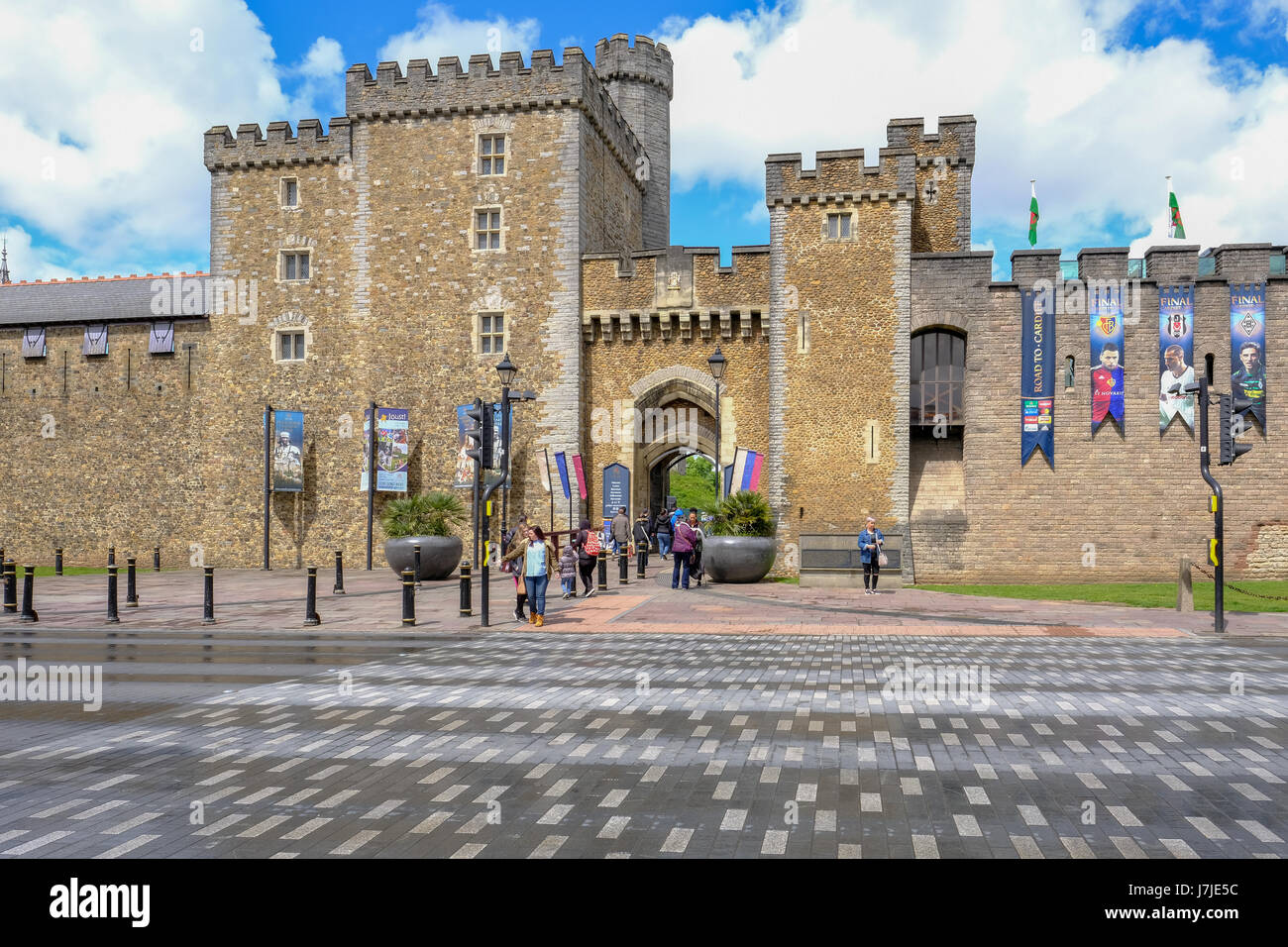Visit cardiff castle hi-res stock photography and images - Alamy