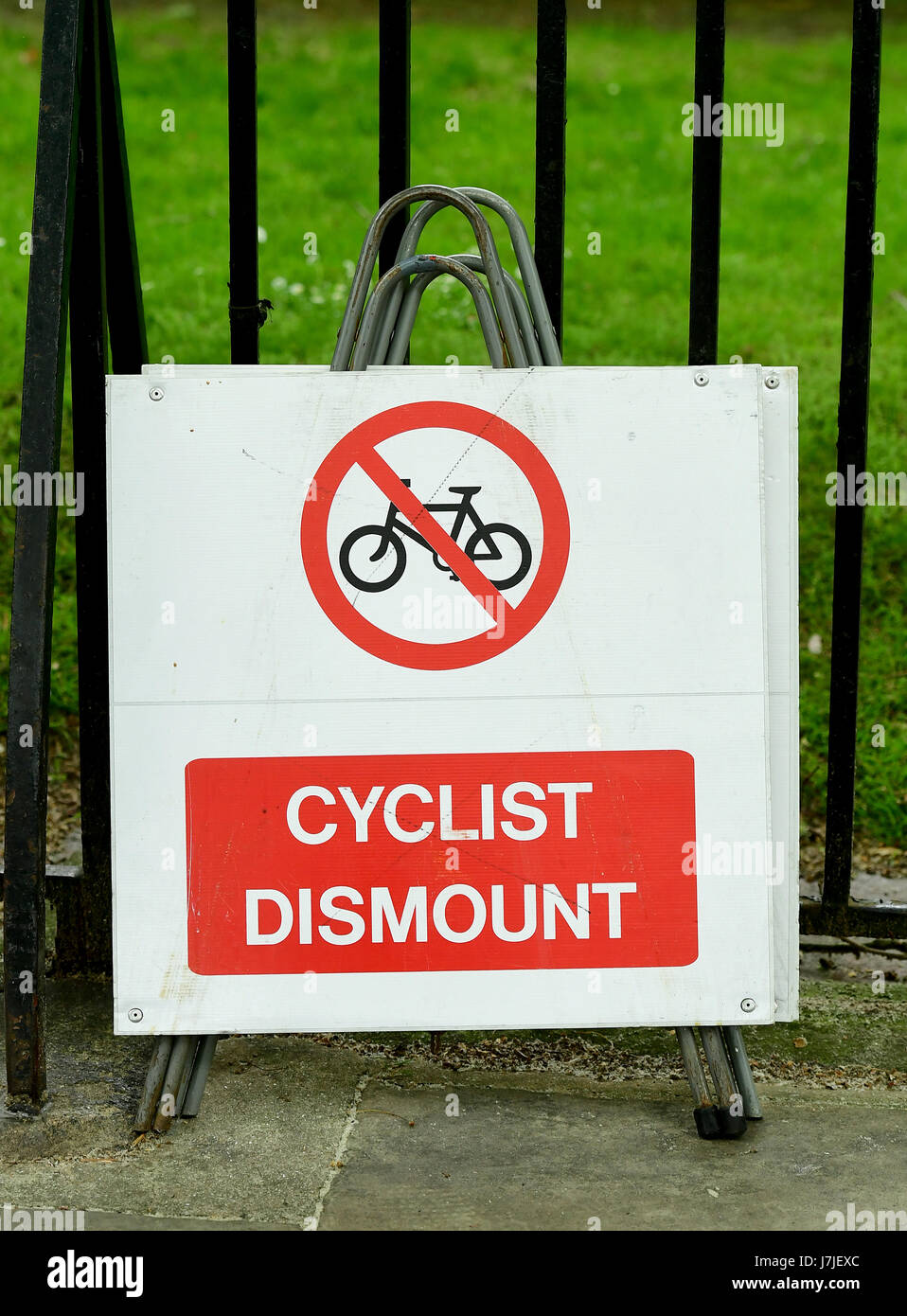 Cyclist Dismount Warning Sign High Resolution Stock Photography and ...