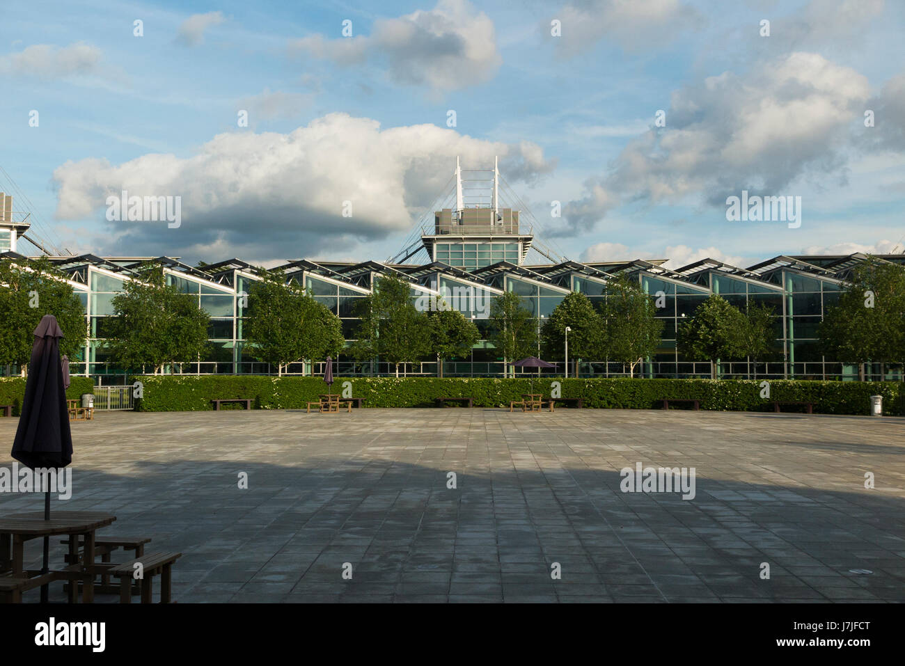Bp sunbury on thames hi-res stock photography and images - Alamy