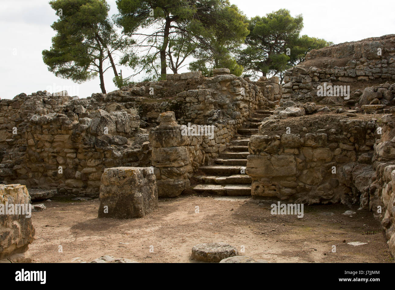 Phaistos was an Minoan palace and city iin southern central Crete with ...