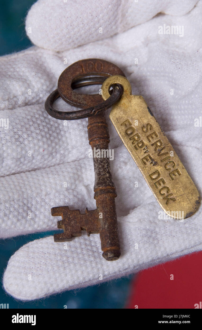 Titanic sale, 'E' deck 5 key that belonged to Edmund Stone, auctioned ...