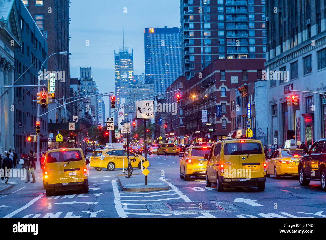 Streetscape traffic jam in city hi-res stock photography and images - Alamy