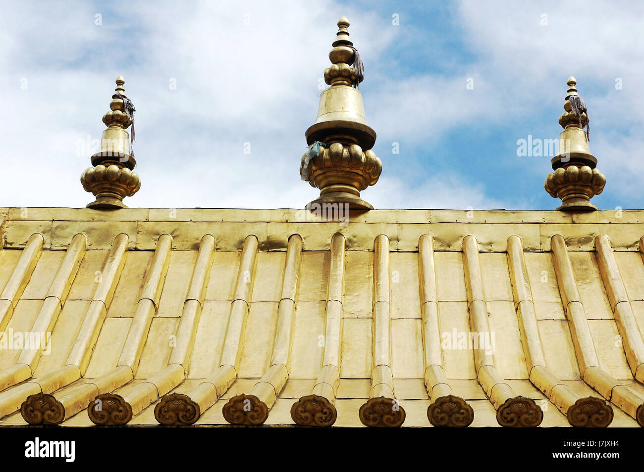 tower religion golden tibet style of construction architecture ...