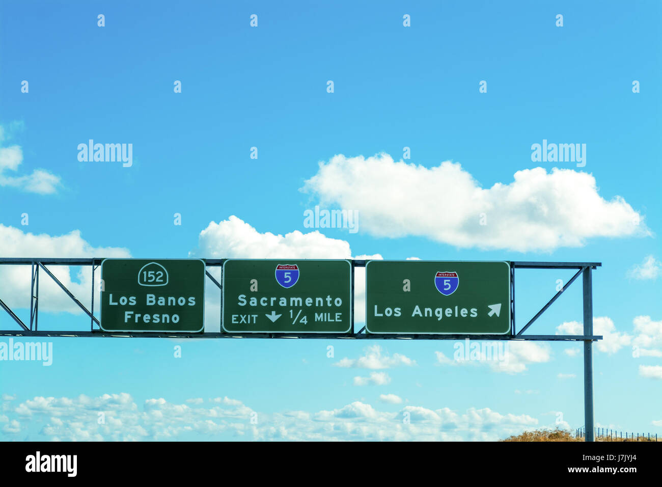 Sacramento and Los Angeles signs in 5 freeway southbound, California ...