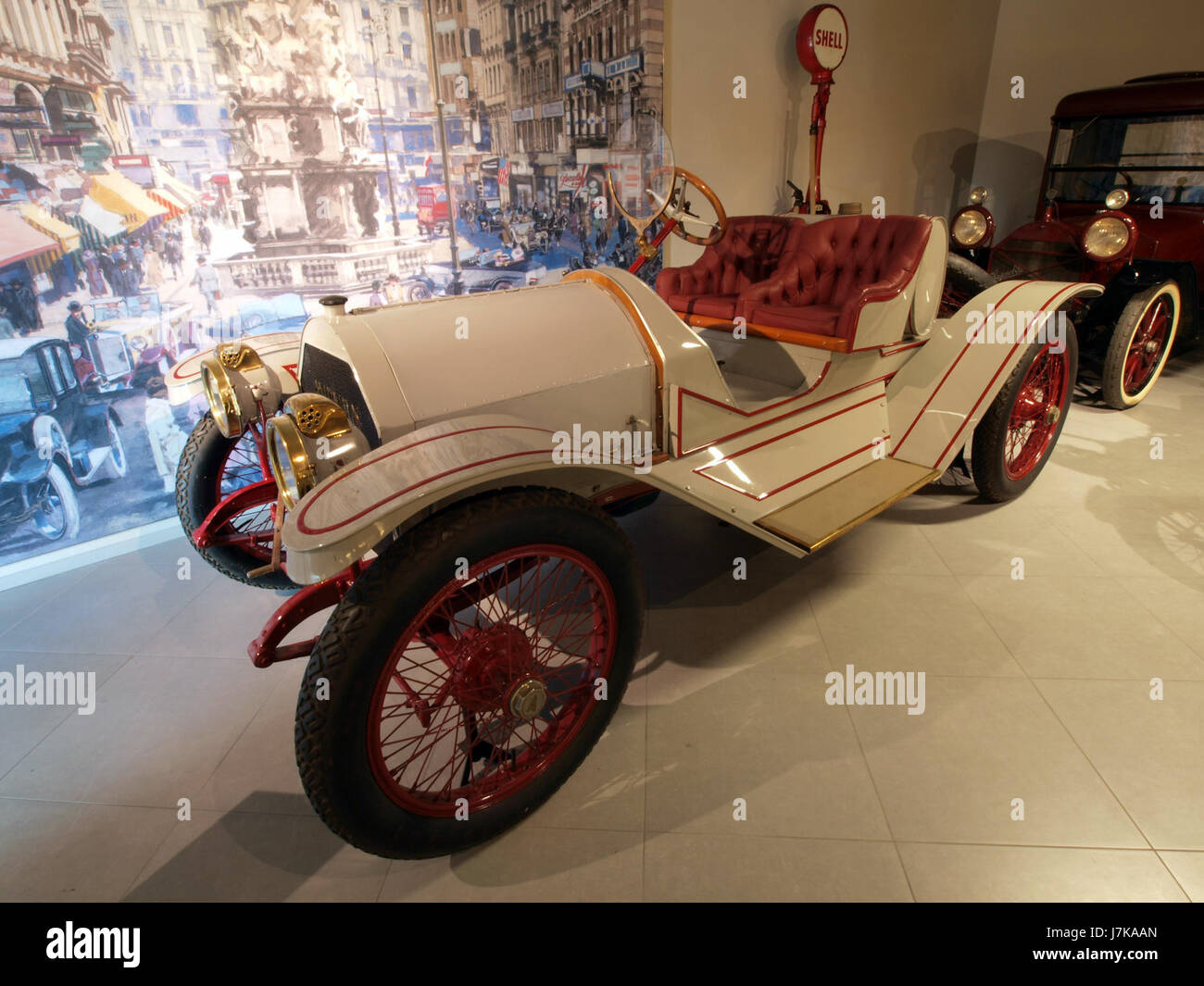 The 1912 Auburn Model 30 L Roadster is a classic American automobile ...