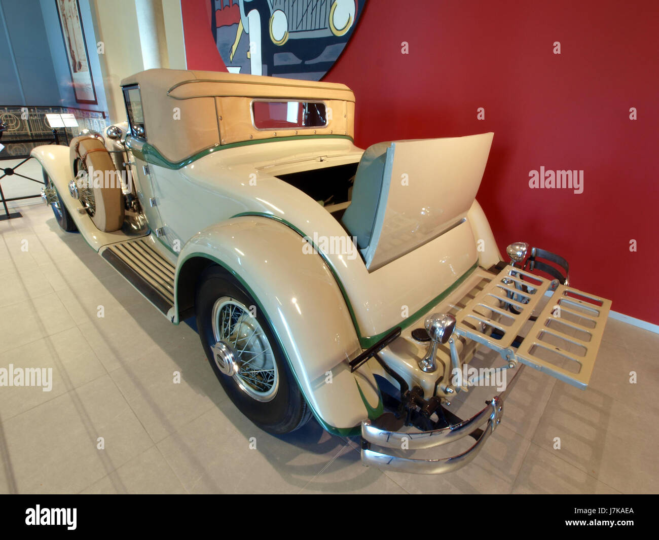 The 1929 Cord L-29 Cabriolet was an American luxury automobile known ...