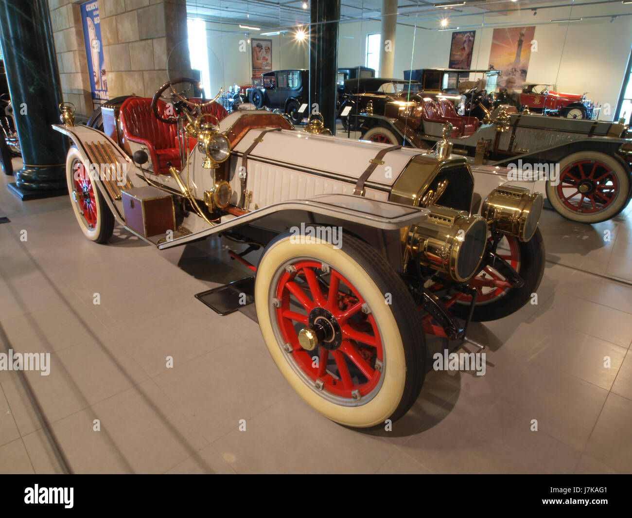 The 1911 Peerless 45 HP Model 32 is a classic luxury automobile known ...