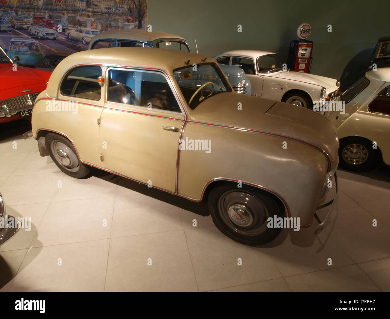 Photograph of the 1951 Lloyd LP 300 p2, a vintage Italian motorcycle ...