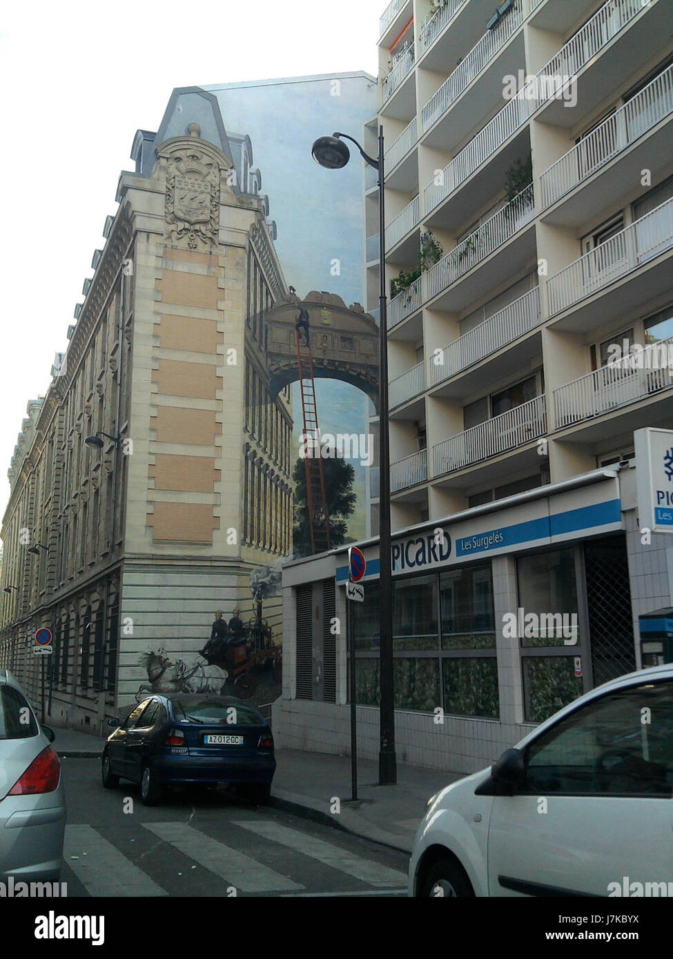 2011 04 10 19.06.41 Wall paintings Peinture murale Paris 75019 Stock ...