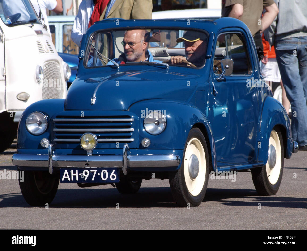 The 1952 Fiat 500C Topolino is a classic Italian automobile, known for ...