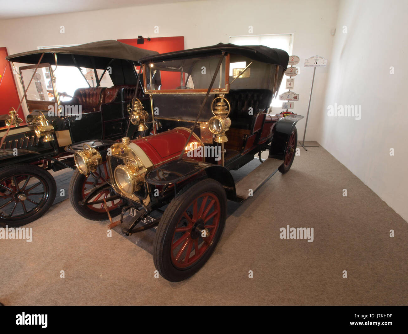 The 1909 UNIC is a French automobile, featuring a 12 horsepower engine ...