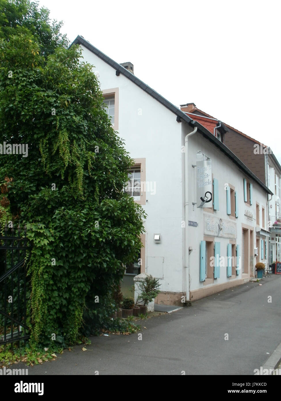 This image references Julius Kieferstr21 in Saarbrücken, Germany, taken ...