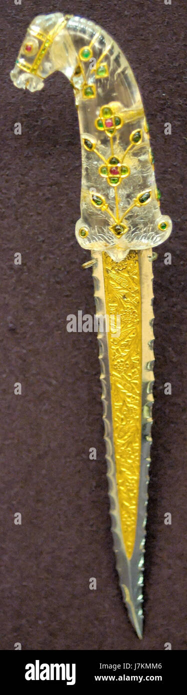 Horse head dagger hi-res stock photography and images - Alamy