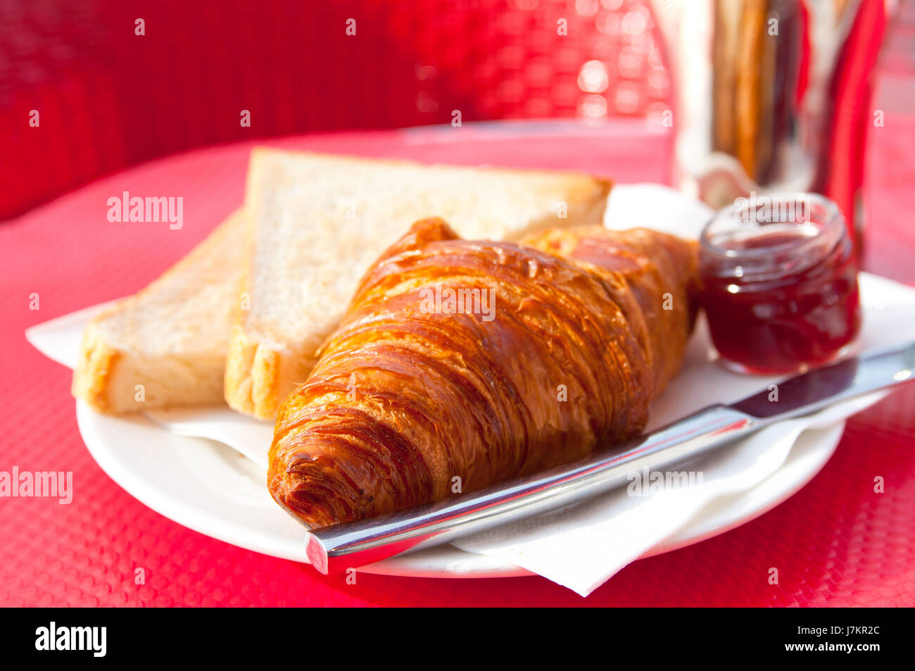 food aliment bread golden pastry kitchen cuisine jam roll kaiser bake ...