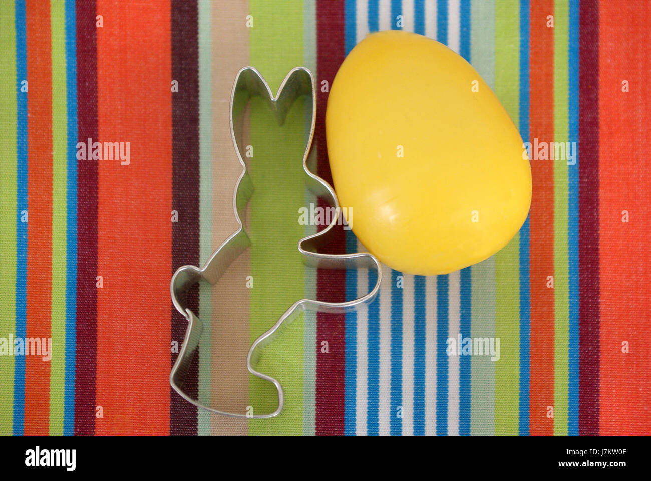 easter easter egg hare easter-bunny bake Easter eggs baking pan easter ...