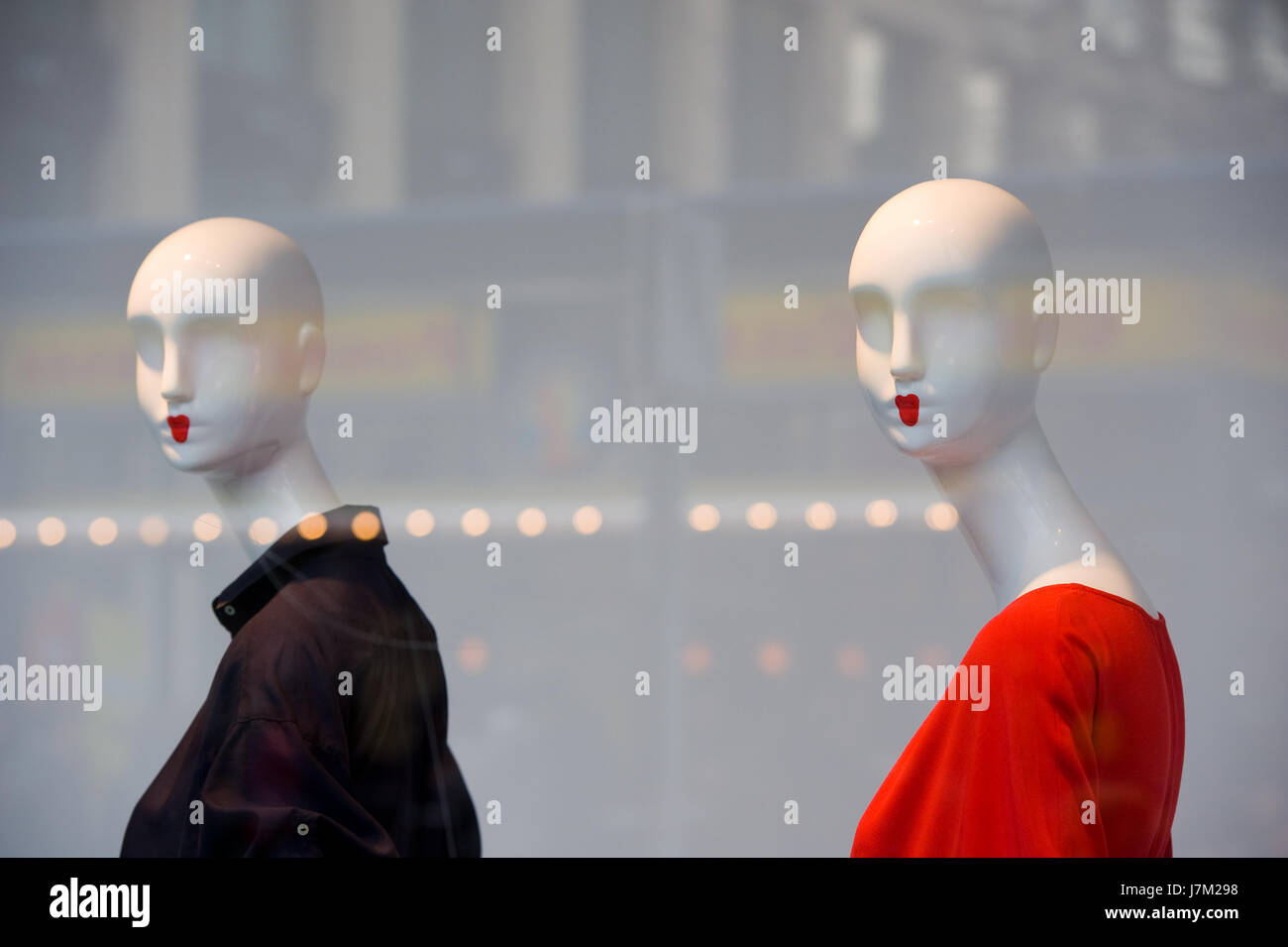 fashion shop window dummy purchase clothe outfit beauty clothes ...