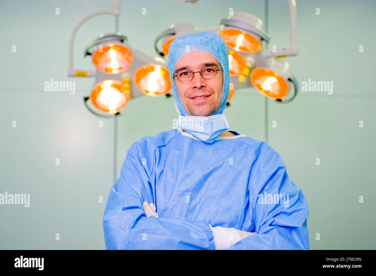 doctor physician medic medical practicioner hospital sterile hygiene ...