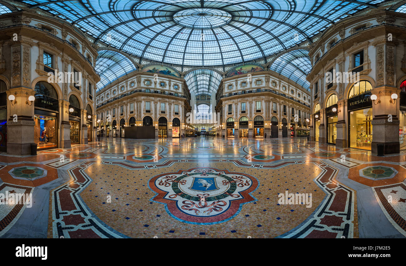 January in milan hi-res stock photography and images - Alamy