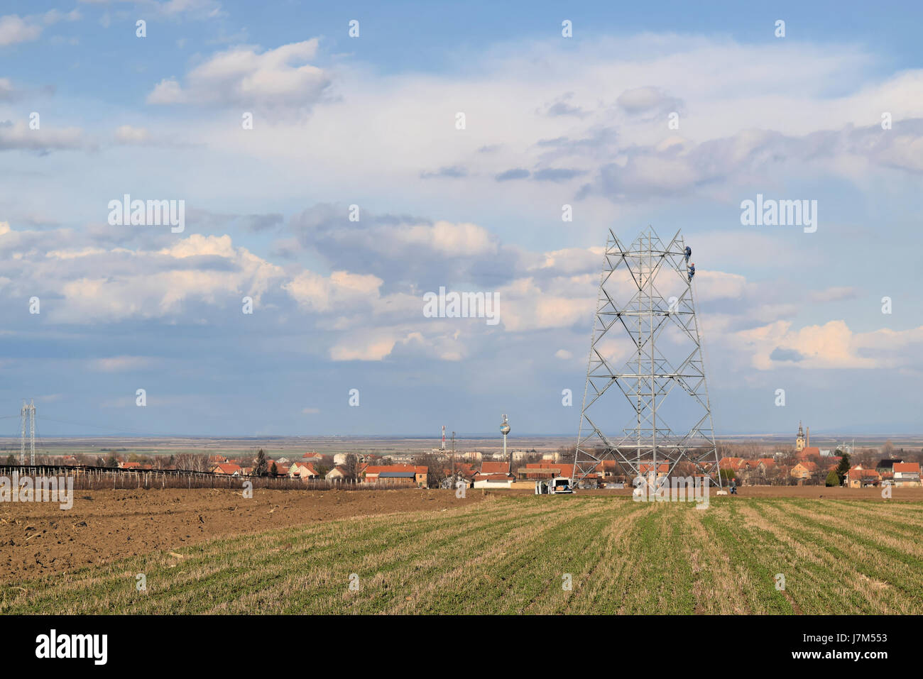 Line under construction hi-res stock photography and images - Alamy