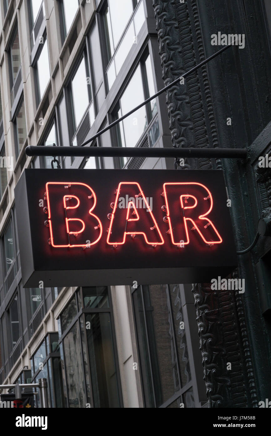 Pub sign lettering hi-res stock photography and images - Alamy