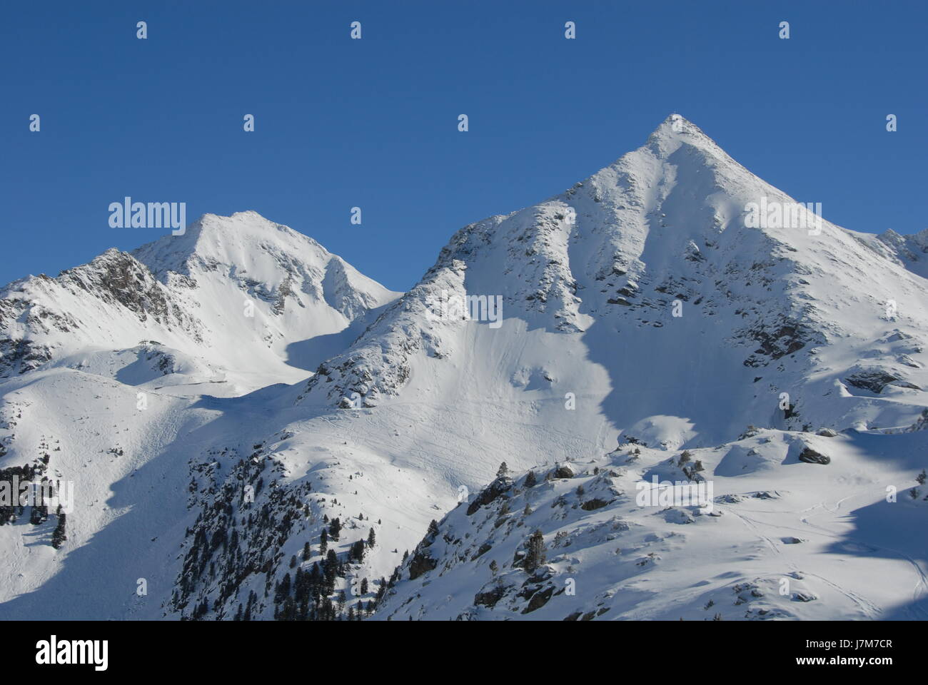 blue winter alps ski-region snow mountain blue spare time free time ...
