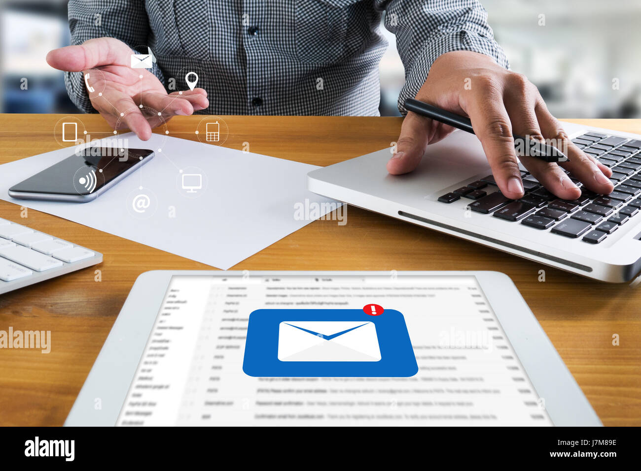 Mail Communication Connection message to mailing contacts phone Global ...