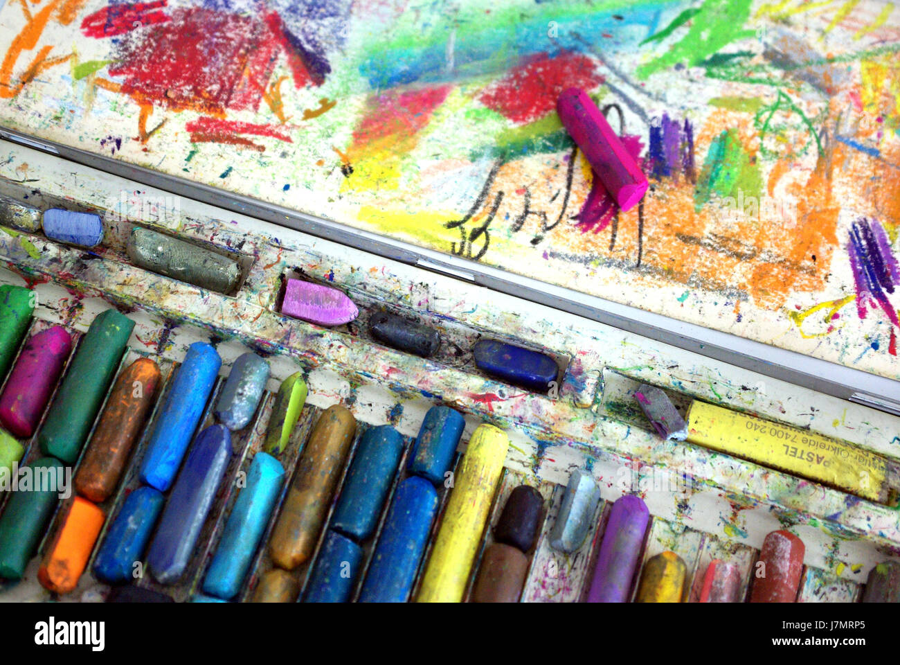 box of colours colour colors colours pens coloured colourful gorgeous ...