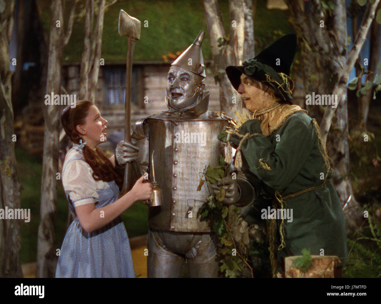 THE WIZARD OF OZ (1939) JUDY GARLAND RAY BOLGER JACK HALEY VICTOR ...