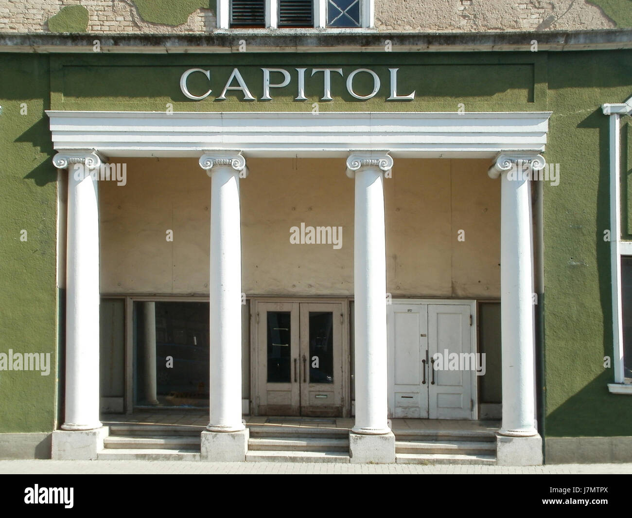 This image shows the Capitol building in Schwetzingen, a town in ...