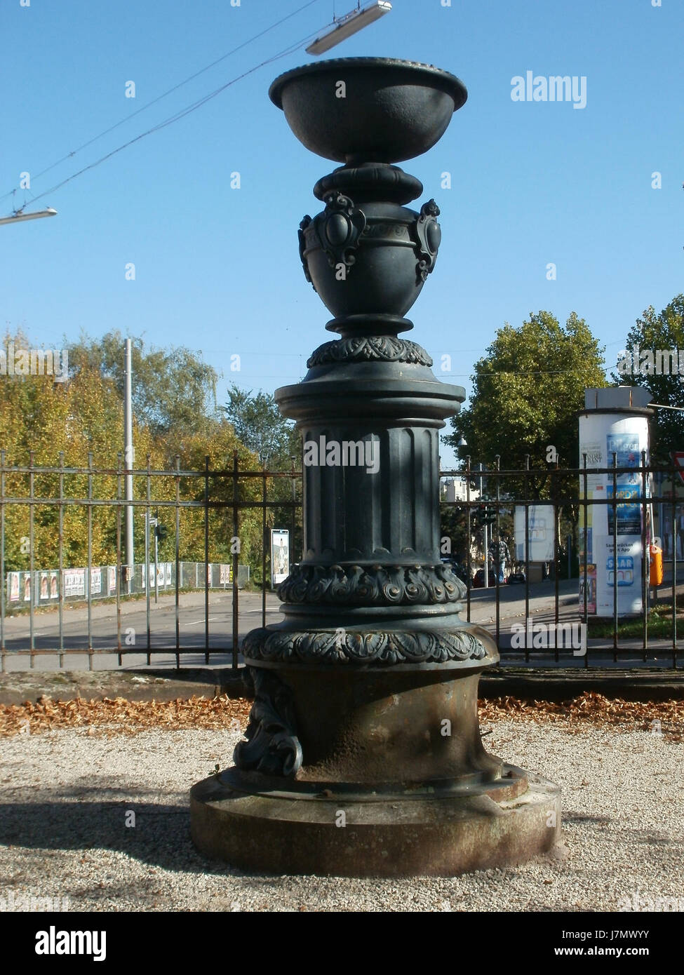 A photograph of a lantern base ('Laternenfuß') on Deutschherrenstraße ...