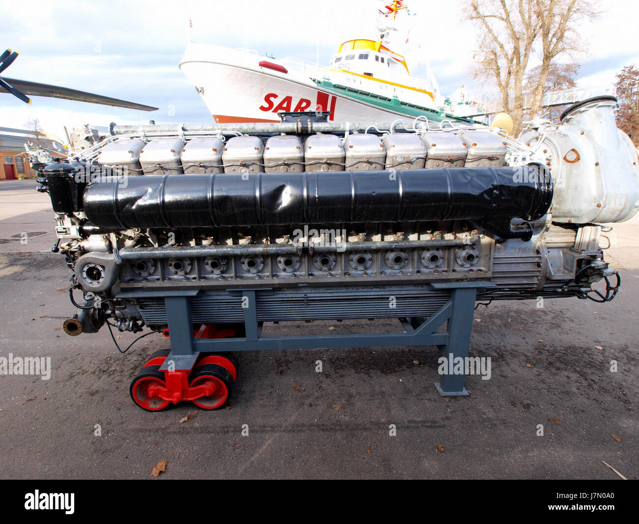 Mtu engine hi-res stock photography and images - Alamy