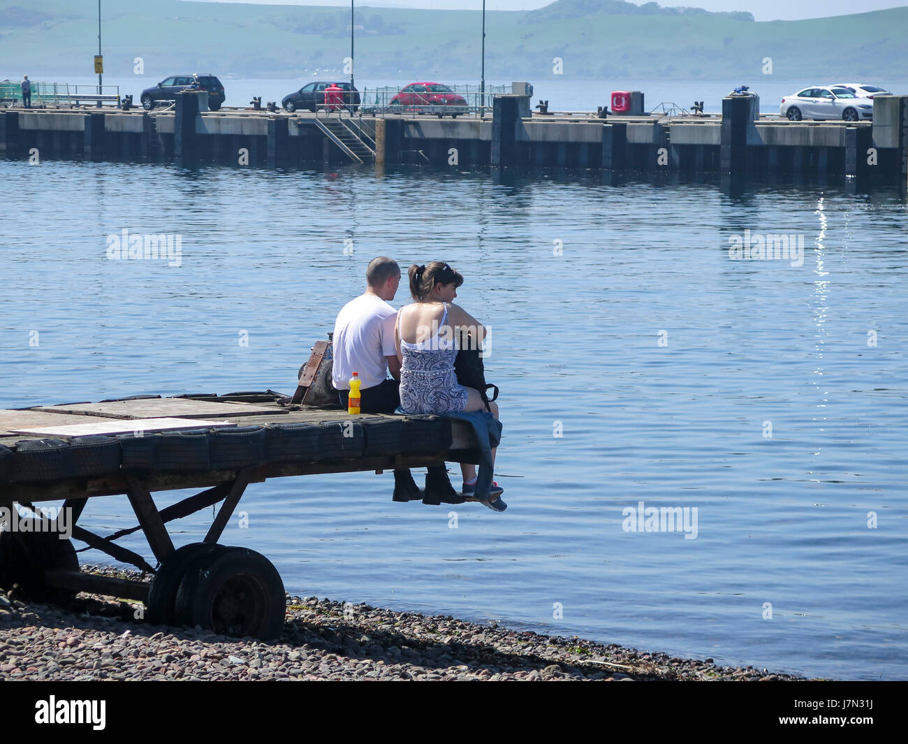 Largs Scotland. 25th May 2017. UK Weather. People enjoying a scorching ...